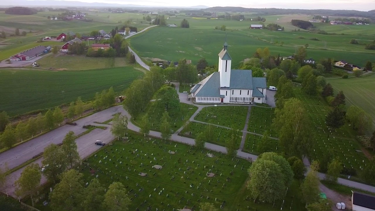 Dronevideo - Ullensaker kirke - YouTube