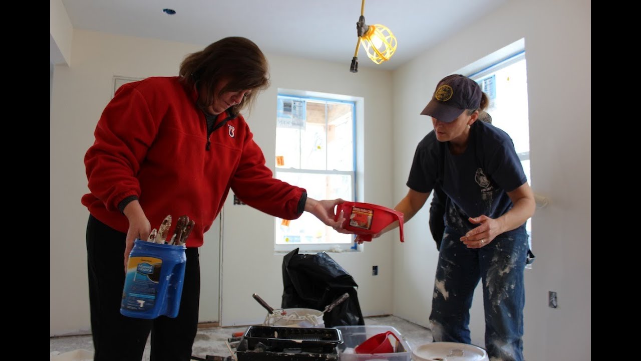 Women Building:Catherine Behrendt of WZZM 13 - YouTube