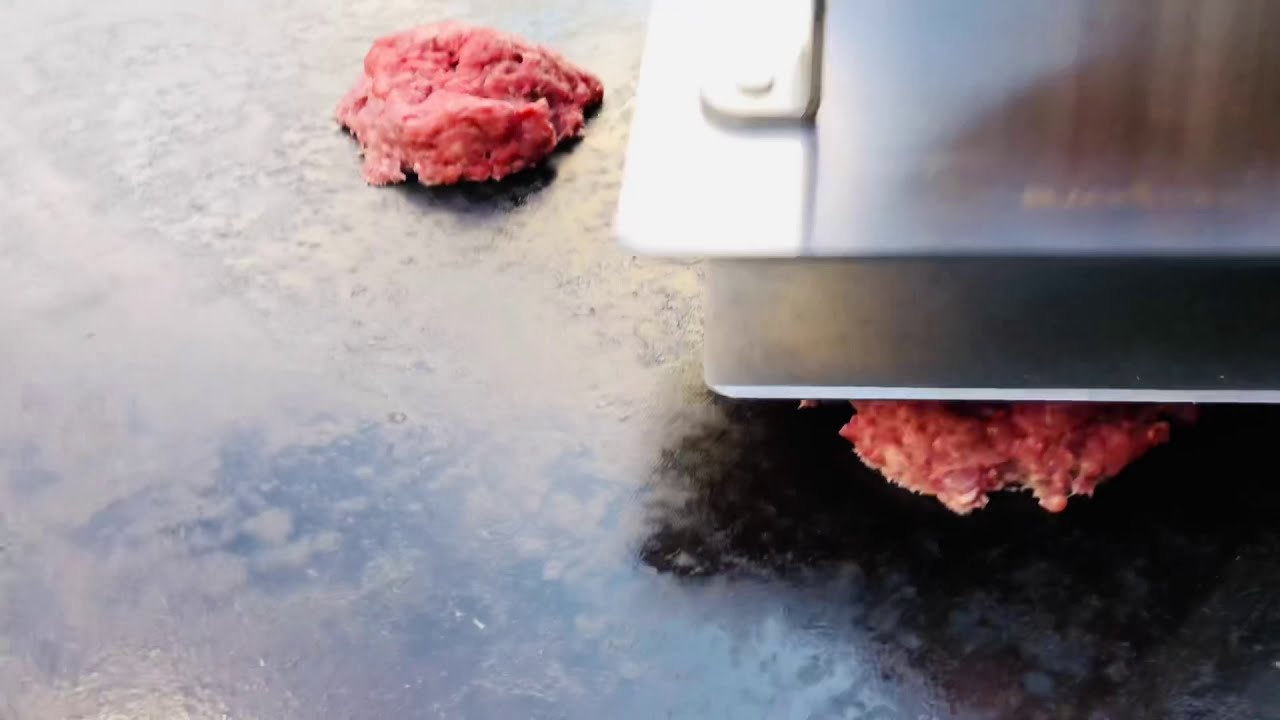 1st attempt at making a SMASH BURGER - YouTube