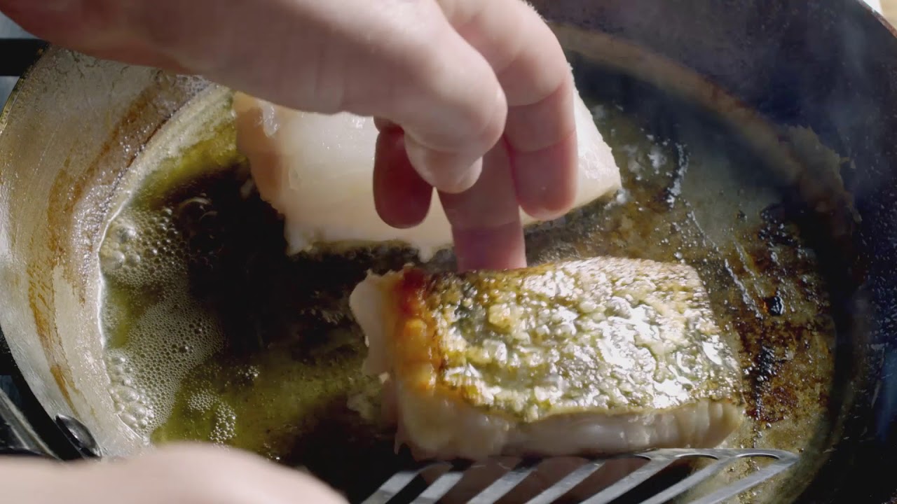 Perfectly pan fried cod fish fillet with Lurpak's Frying Liquid - YouTube