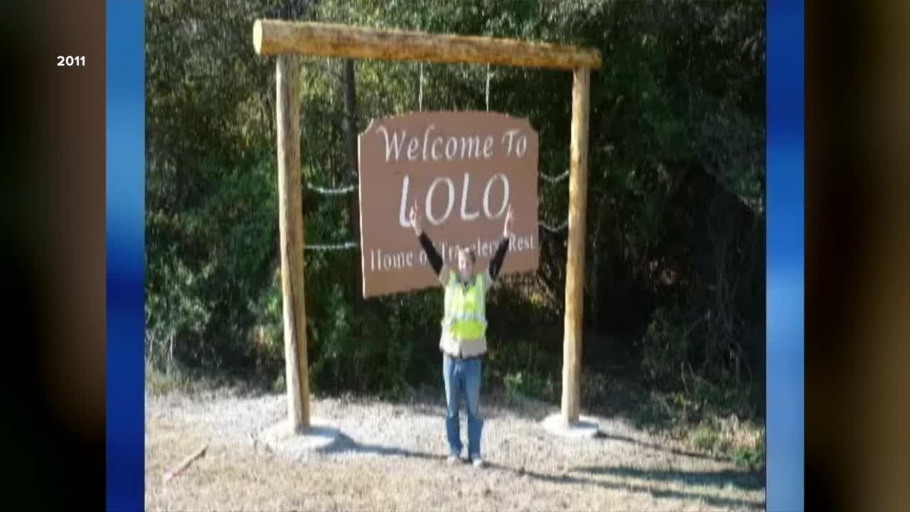 From 2011: Lolo works to create welcome sign - YouTube