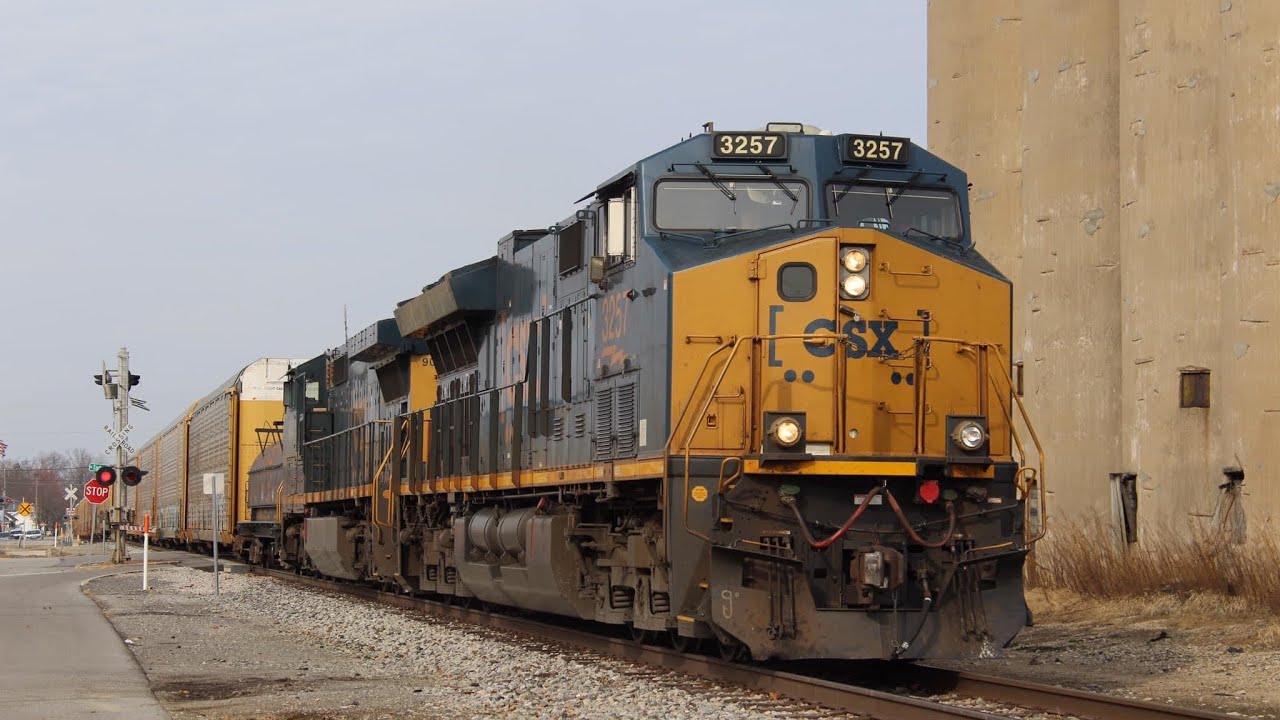 CSX Train Q-205 in Seymour, IN - YouTube