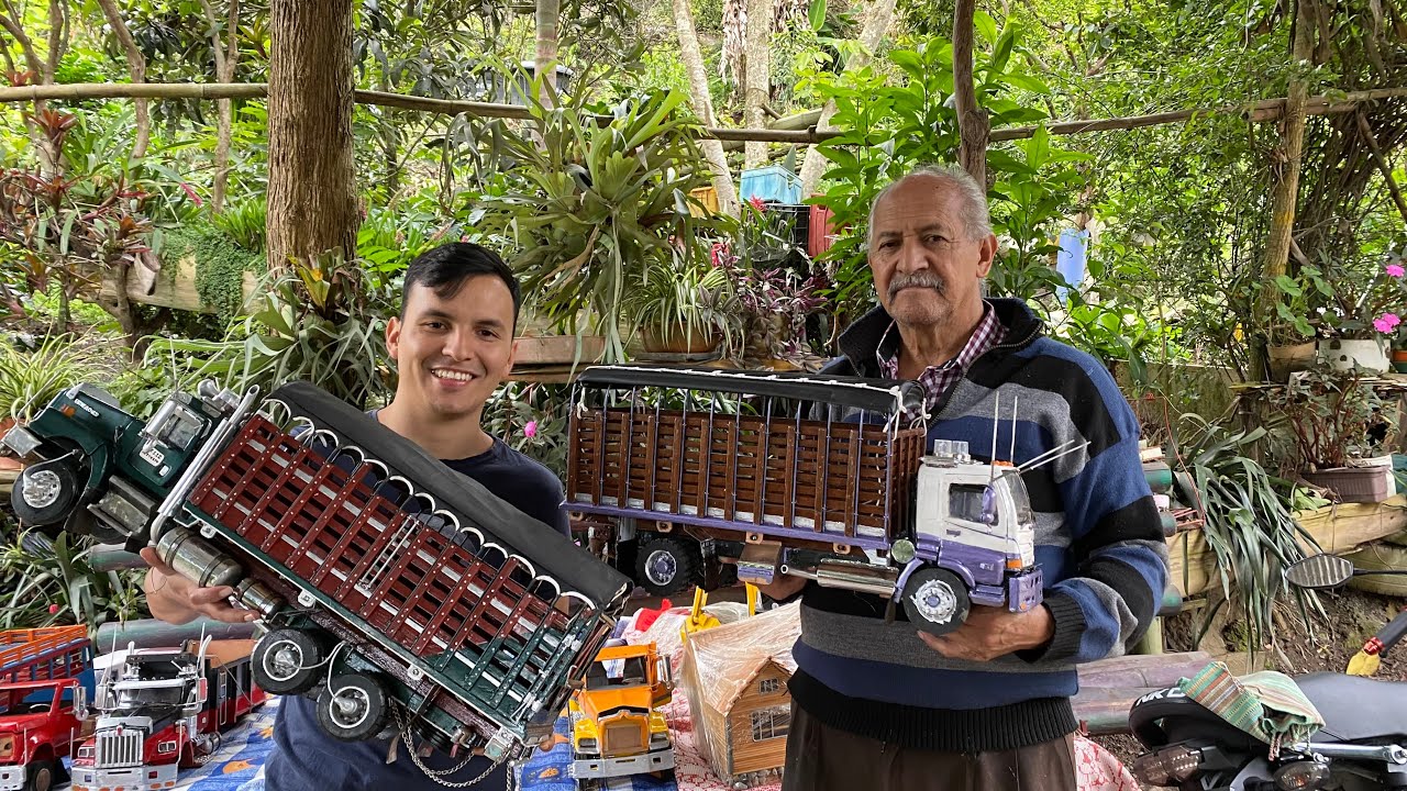 CAQUECEÑO ELABORA MULAS, CAMIONES Y CARROS A ESCALA EN MADERA !! - YouTube