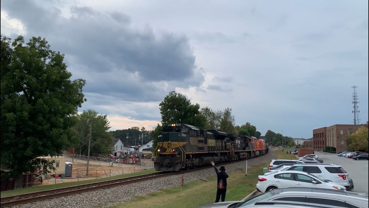 NS 1068 (Erie) Leads NS 242 (With NS MOW Units: #992801MW & #992800MW) Thru Duluth, GA 10/19 ...