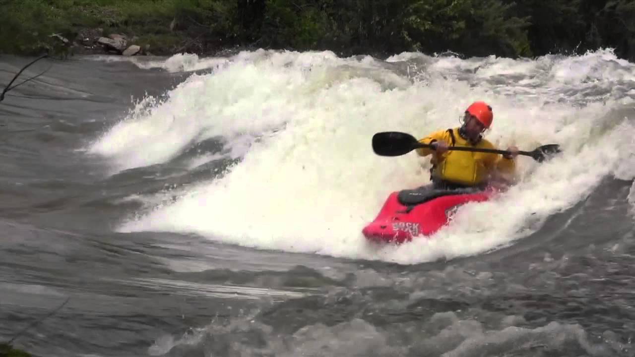 2015 Trestle Wave at 3,750 Freestyle Kayak - YouTube