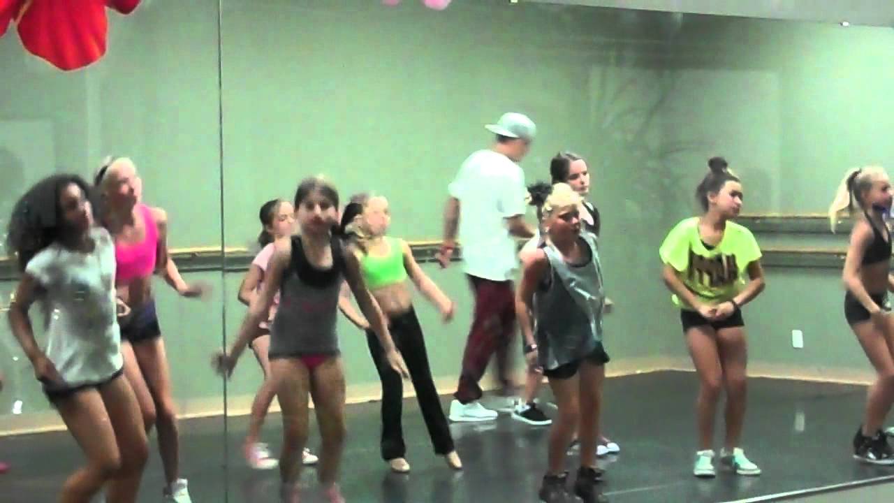 Jack Dancing 005 - YouTube
