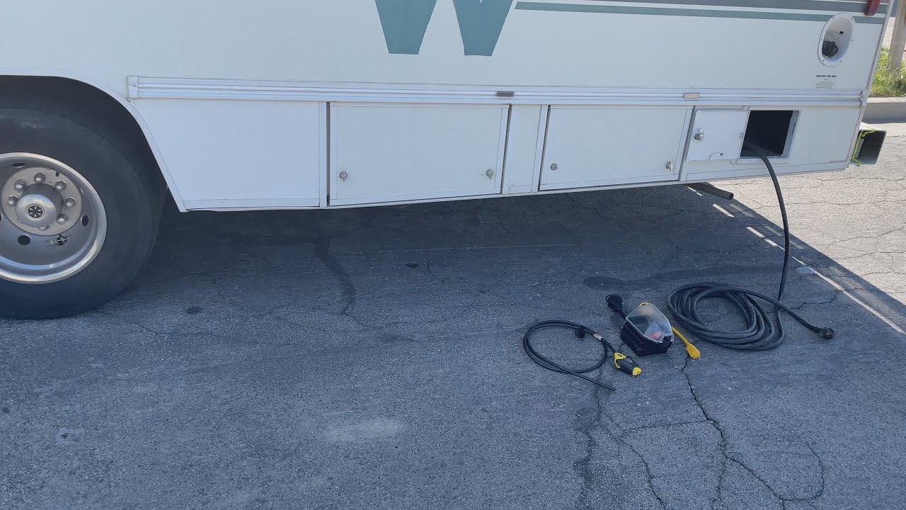 2000 Winnebago Minnie Electrical Setup - YouTube
