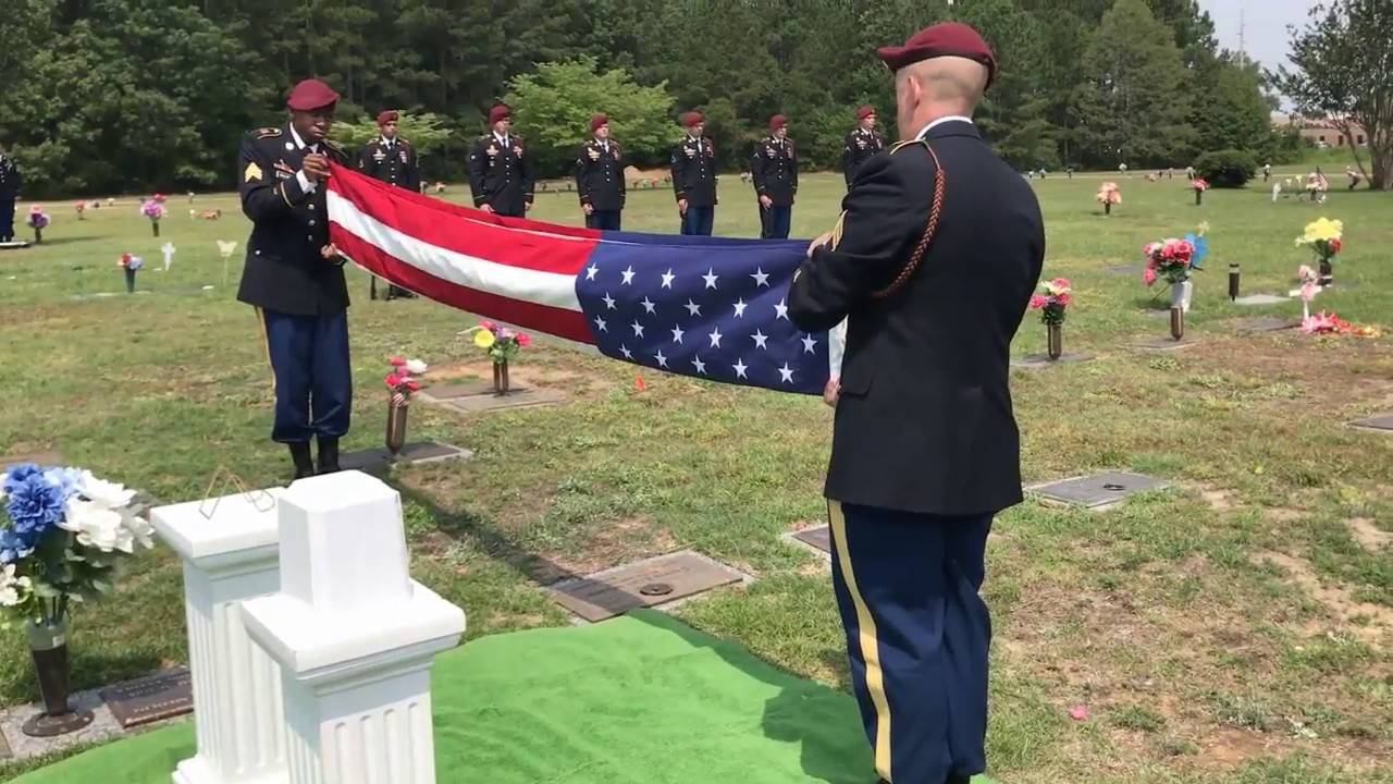 American Flag Folding Ceremony - YouTube