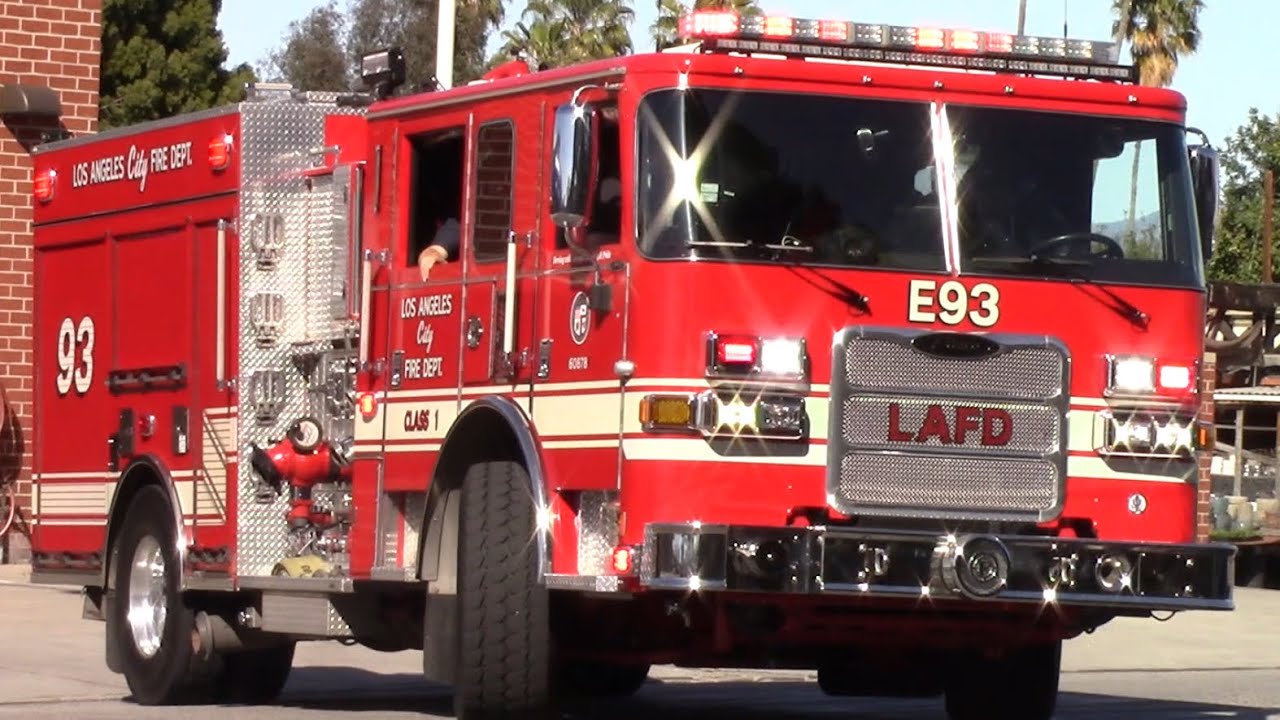 LAFD Engine 93 responding - YouTube