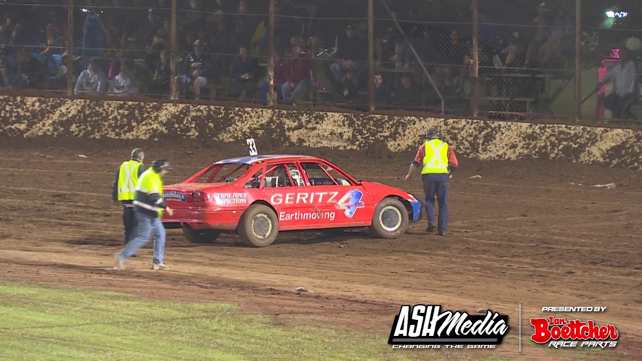 Modified Sedans: Glenn Pagel Amazing Save - Kingaroy Speedway - YouTube