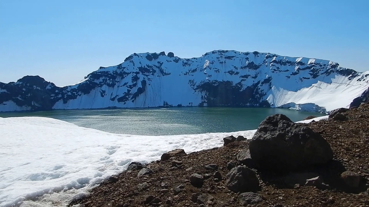 A Brief Look at the Final Approach to the Mount Katmai Caldera - YouTube