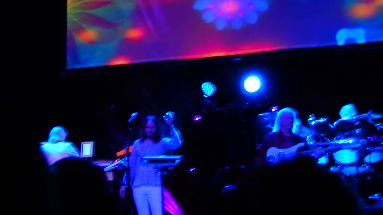 Yes- Close To The Edge live - YouTube