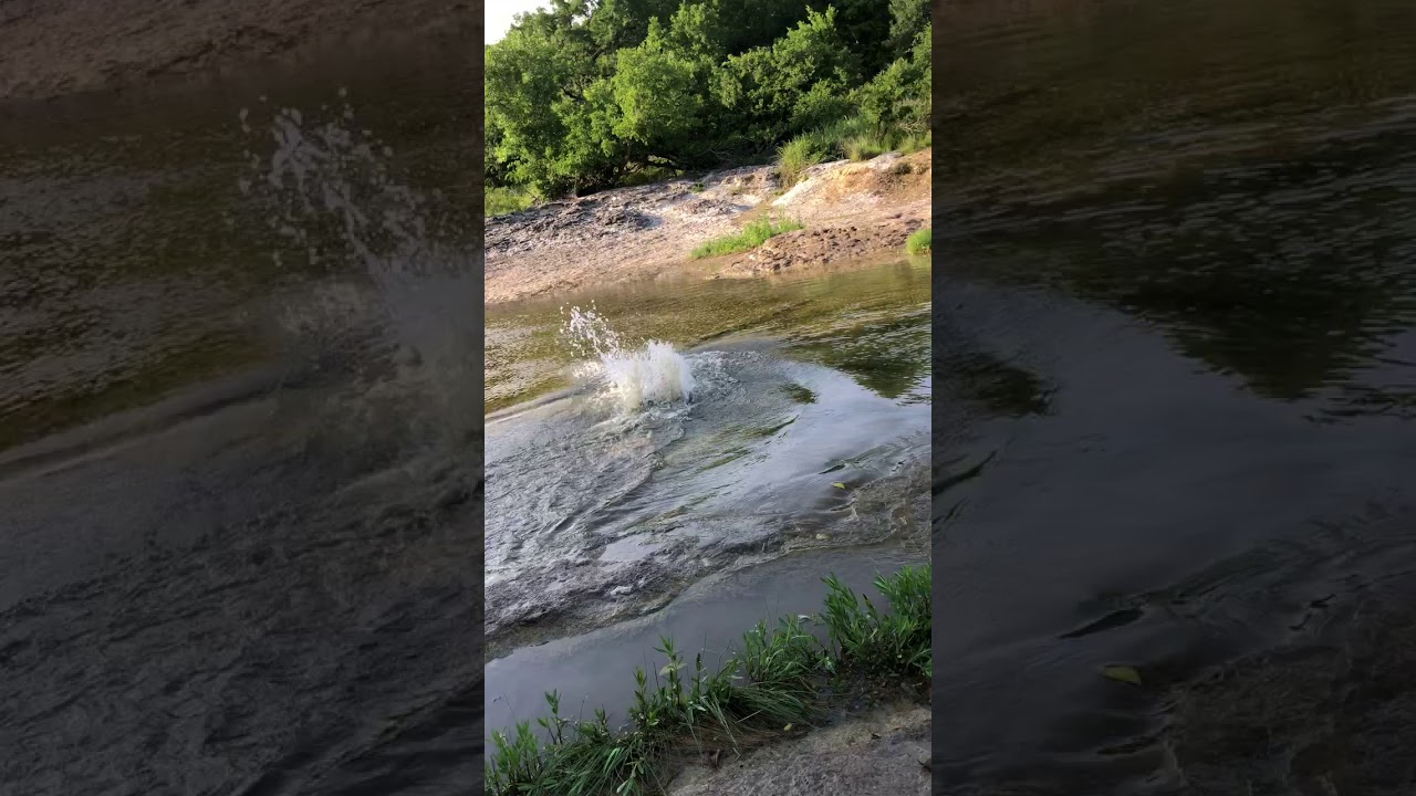 E-Revo 2.0 bashing water - YouTube