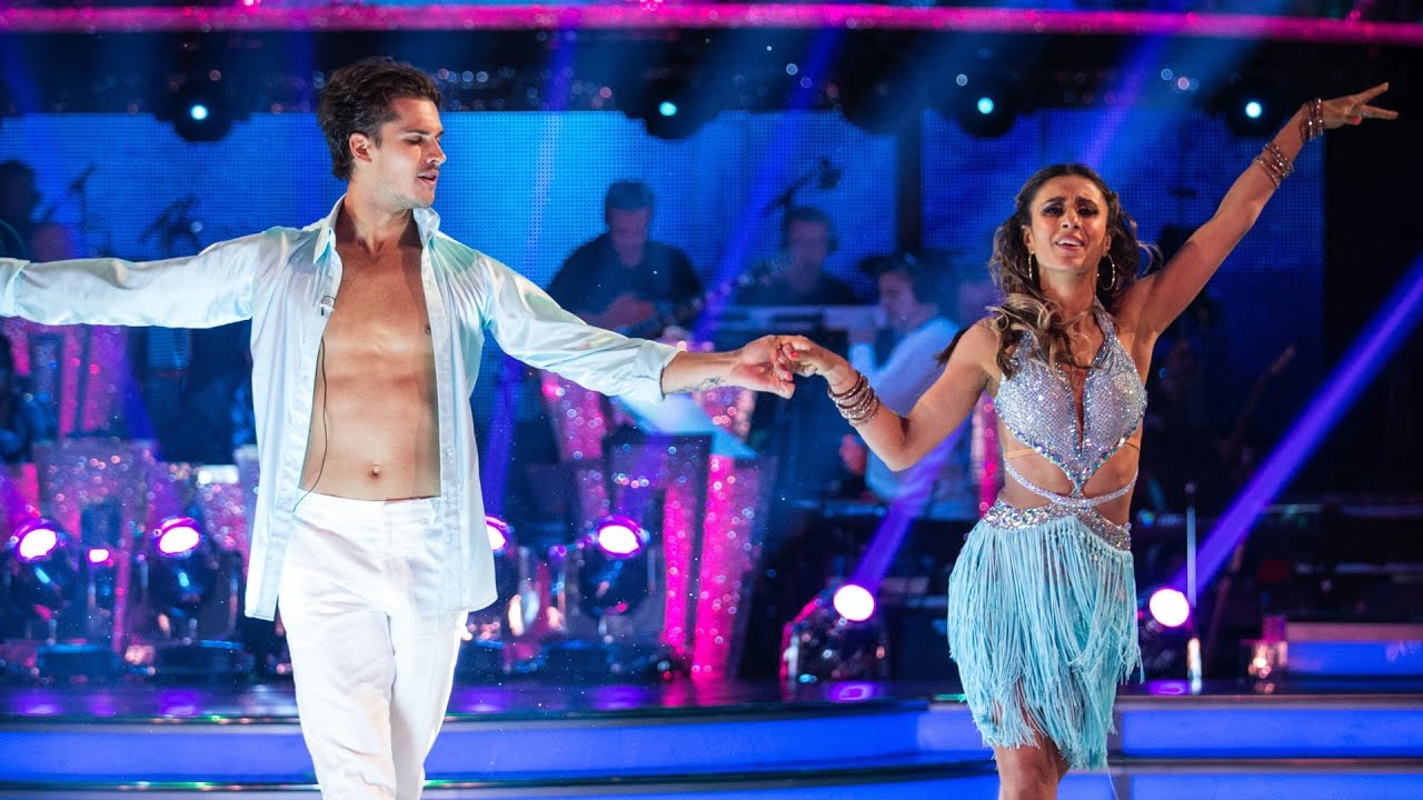 Anita Rani & Gleb Savchenko Samba to 'Hips Don't Lie' - Strictly Come ...
