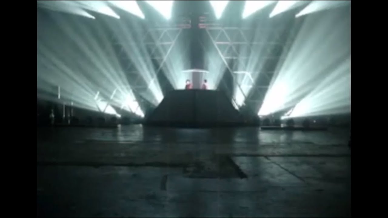 Daft Punk Alive 2007 light test clips - YouTube
