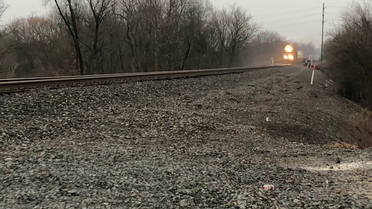 NS 9761 & 9581 Lead Eastbound 24M at Lake Street - YouTube