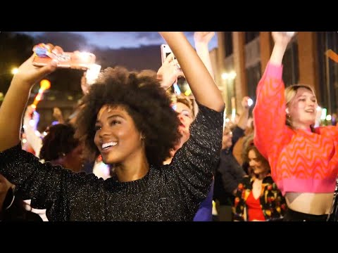 Secret Headphone Instructions in Public: The Mp3 Experiment 17