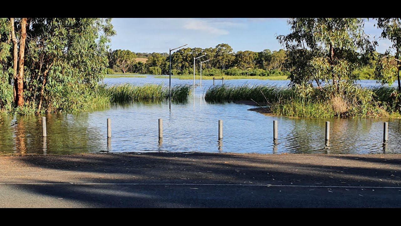 Mannum South Australia 22 December 2022 the floods - YouTube