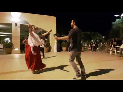 Ballando la Pizzica con Serena Marra - YouTube