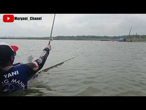 Emak emak mancing lagi gays