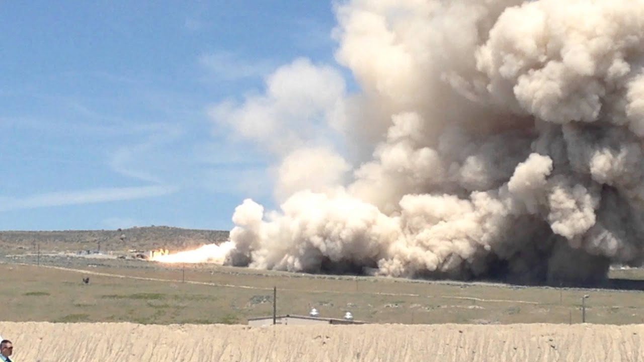 Peacekeeper 1st Stage static motor firing - YouTube