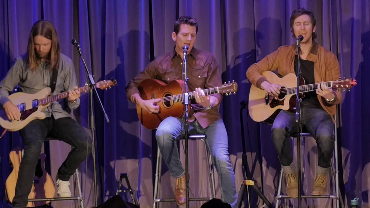 Adam Gardner of Guster performs "Ramona" with members of Maroon 5 - YouTube