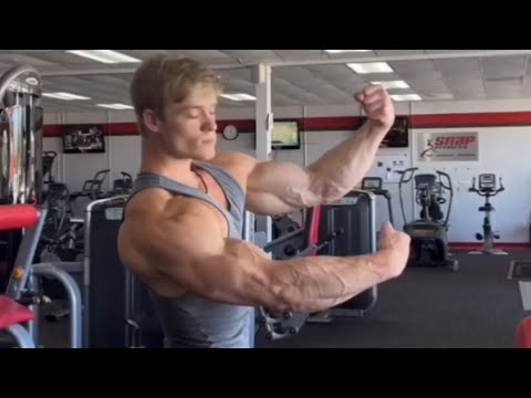 Amazing Huge Bigger Muscle STUD Perfect Muscle Posing Blonde Muscle ...