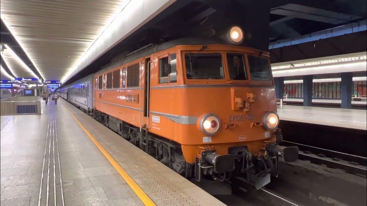 EP08-001 odjeżdża z TLK Orzeszkowa ze stacji Warszawa Centralna - YouTube