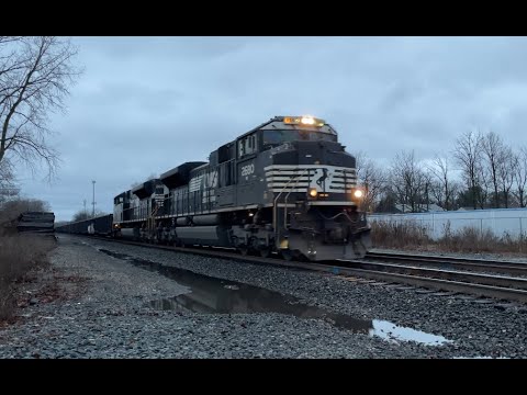 NS 2680 SD 70M-2’s leading gave us an amazing horn show!! - YouTube