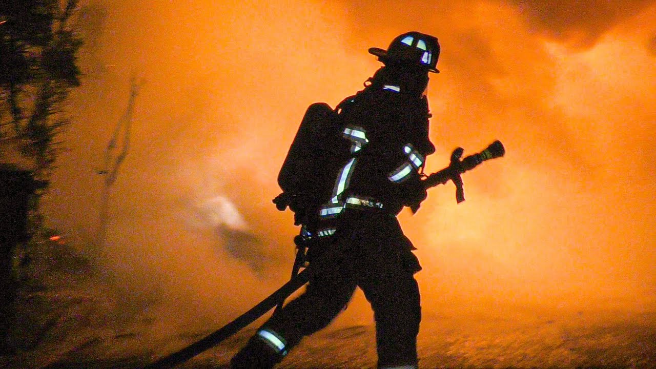 *Electric Vehicle Fire* LAFD Engine 41 (Hollywood Hills) - YouTube