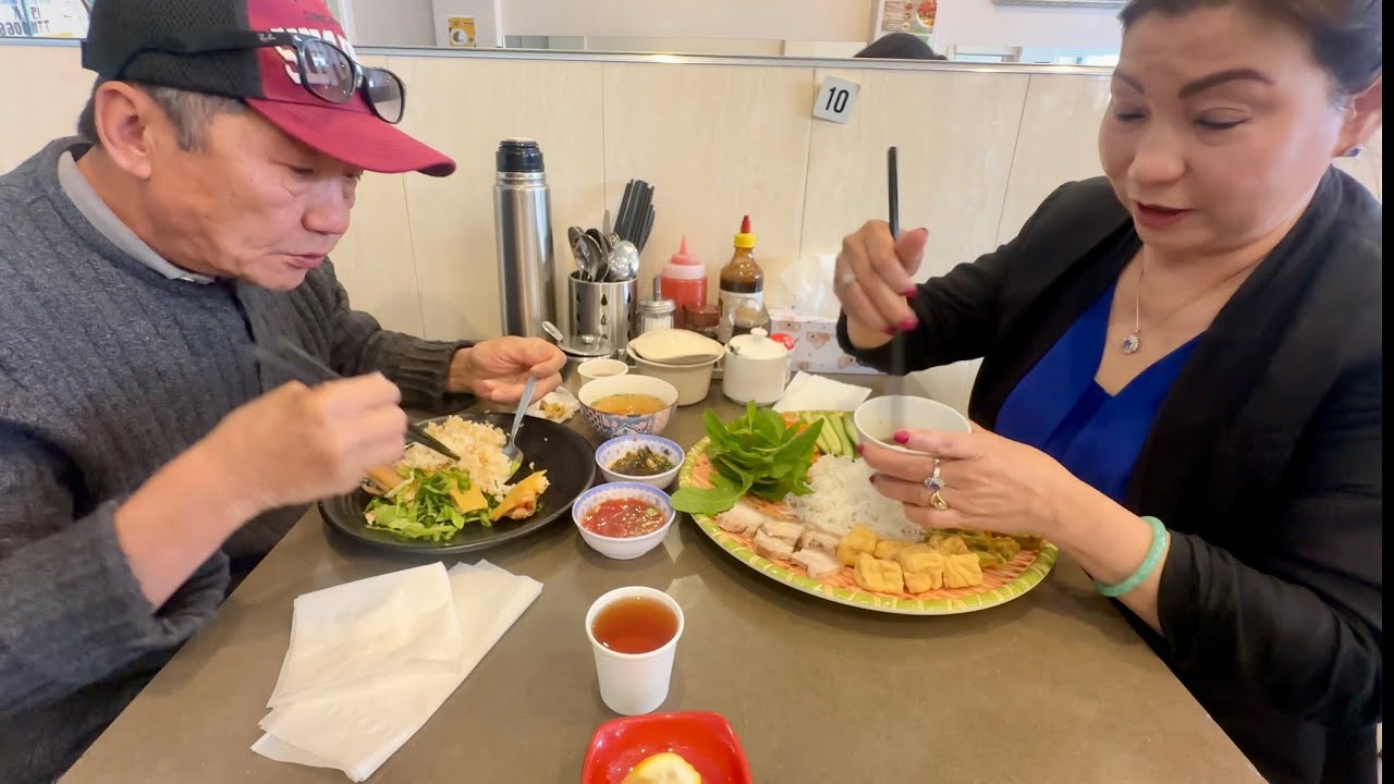 Cuộc Sống Ở Úc 🇦🇺 Bún Đậu Mắm Tôm & Cơm Gà Hải Nam - Quán Bún Bò Huế ...