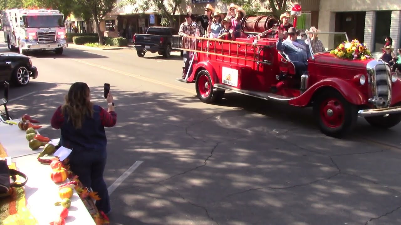 2022 Delano Harvest Holidays Parade - Part 1 of 3 - YouTube