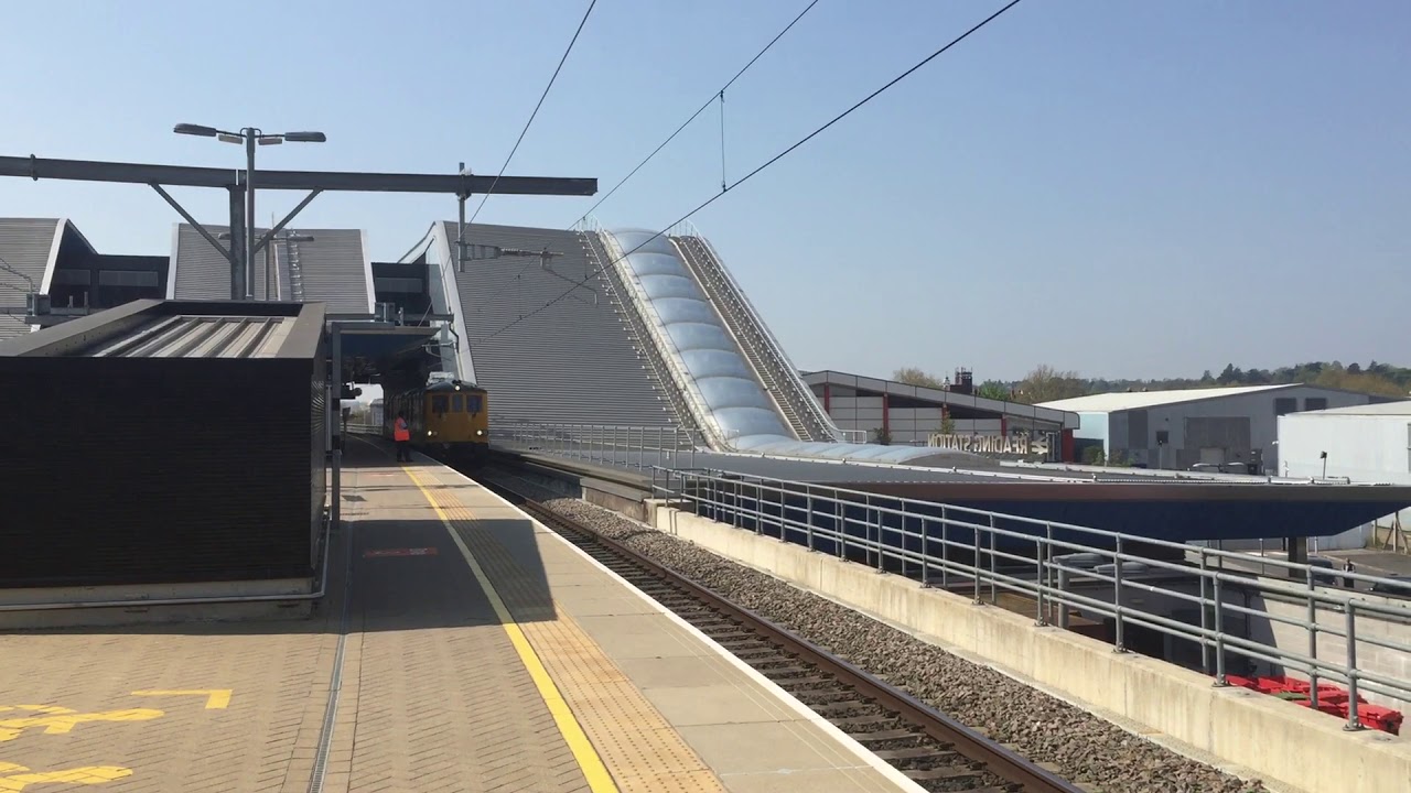 Network Rail Yellow 73951+73952 Departs Reading - YouTube