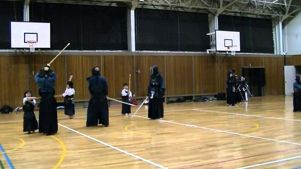 2013/4/18(木) 剣道初心者面打ち Kendo beginners Practice - YouTube