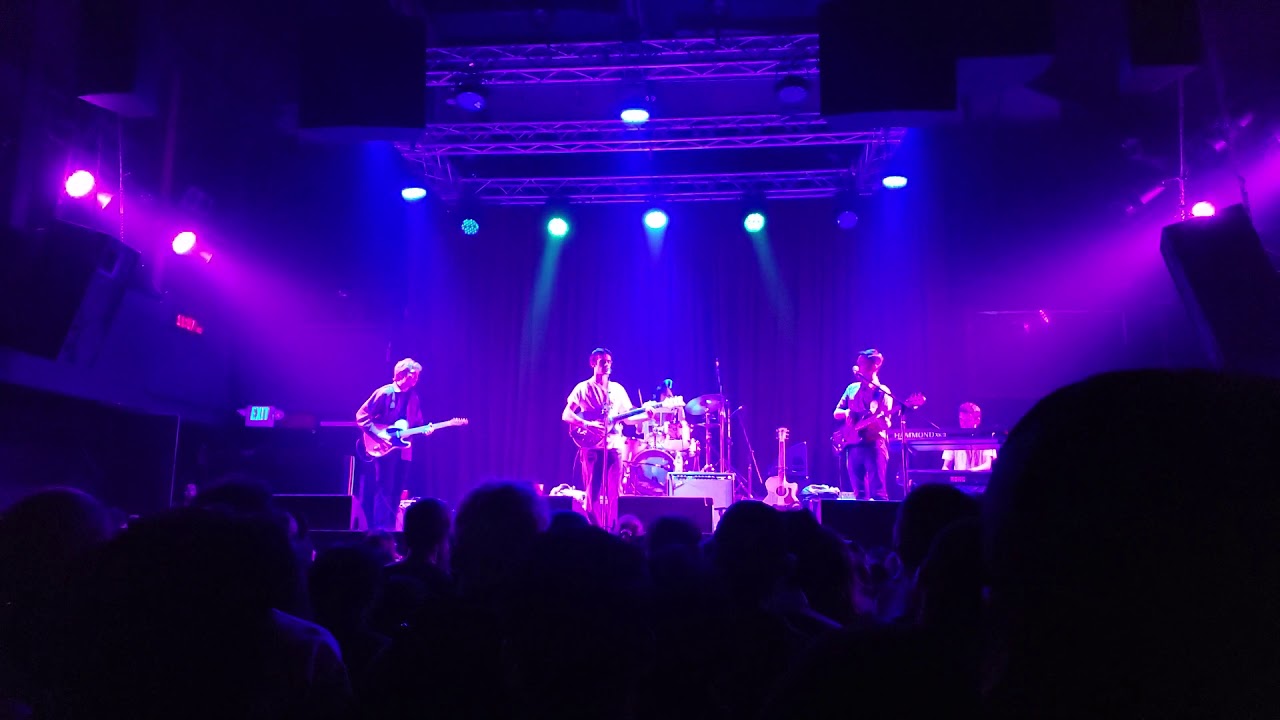 Banes World / The Place I'll Be (live) - YouTube