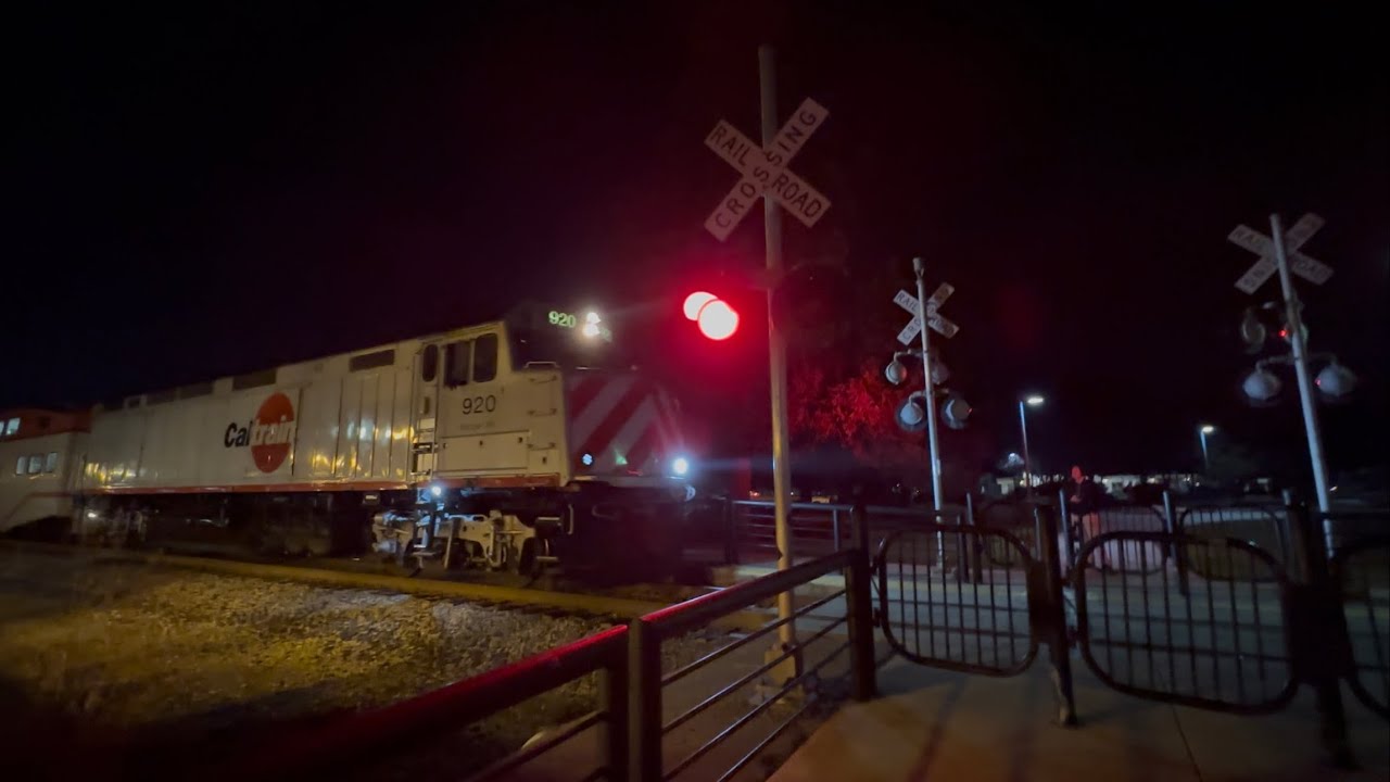 Caltrain #820 departs Morgan Hill Station w/ a friendly crew - YouTube