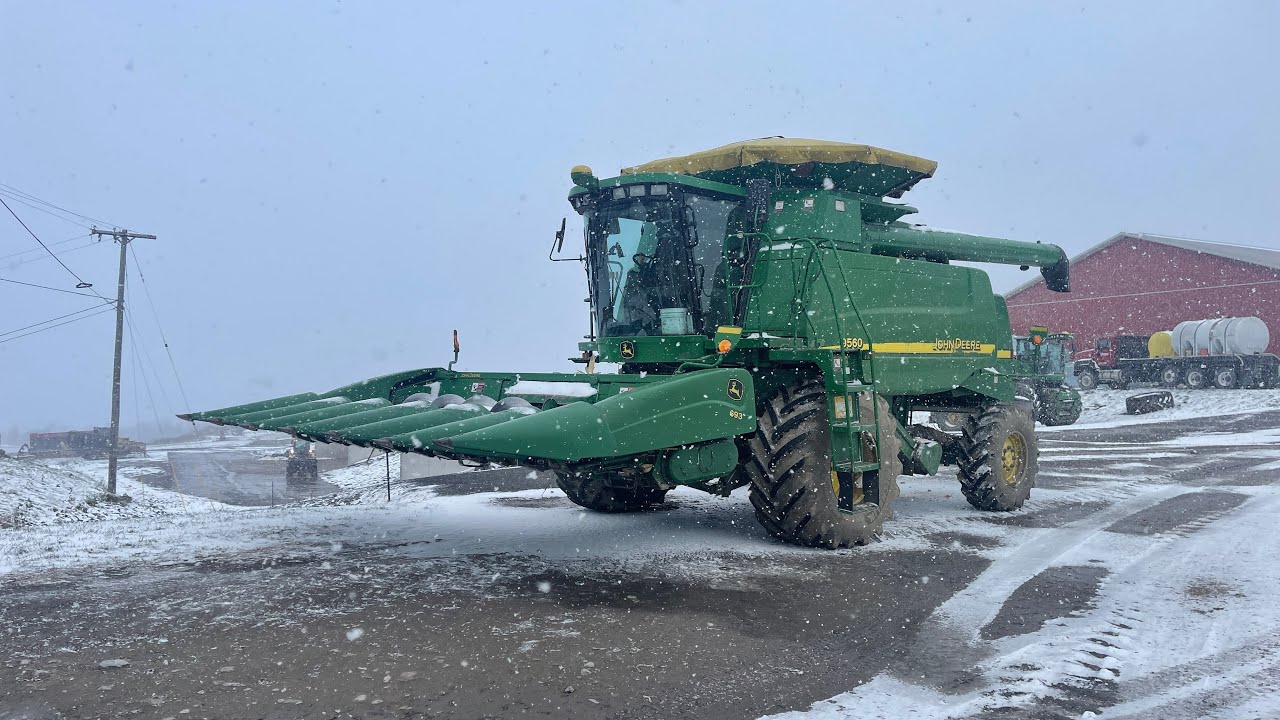First breakdown Combining corn 2022 - YouTube