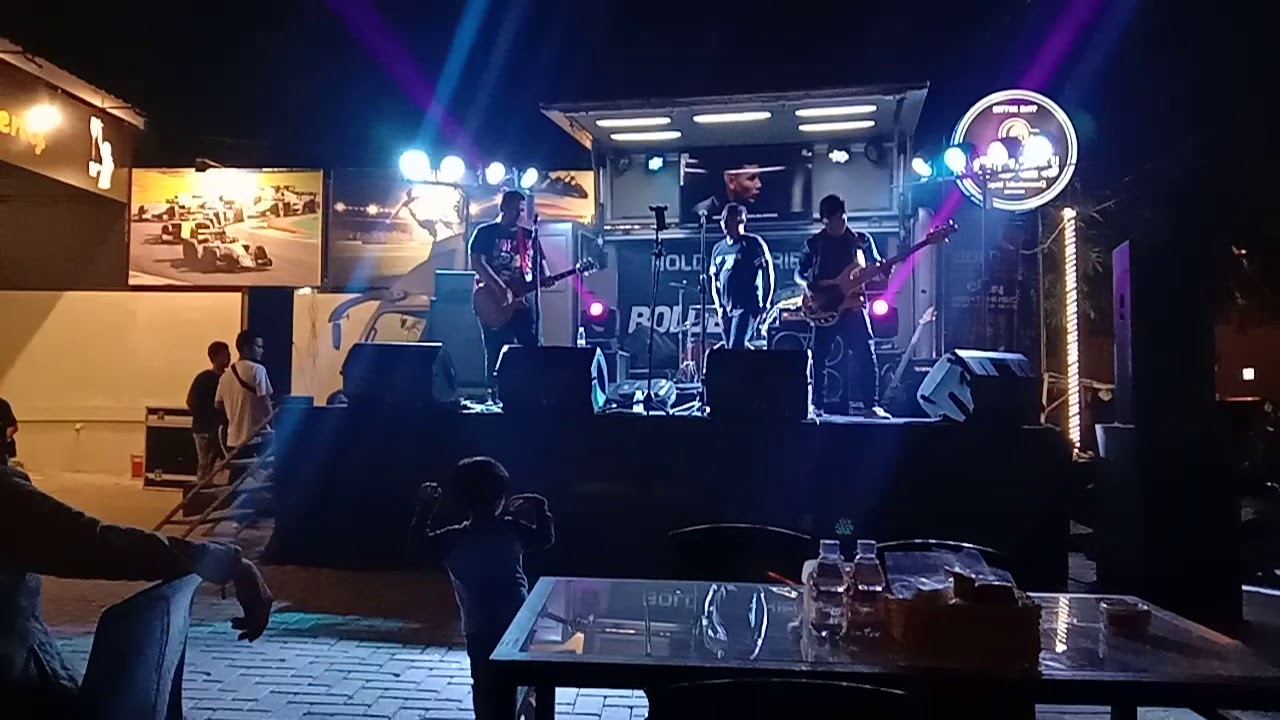 Superfunk - Funky Kopral / Cover KWACI Band - YouTube
