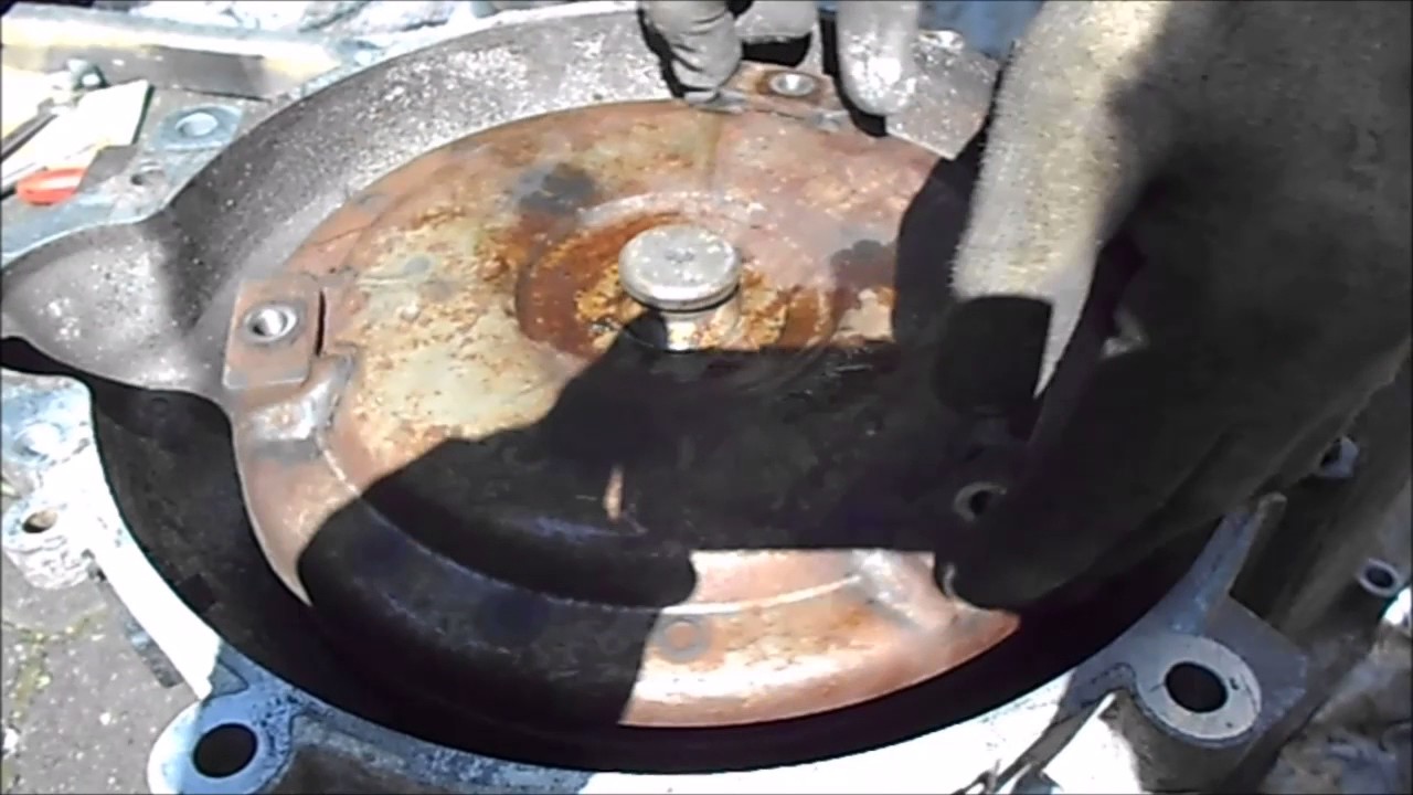 Wandler in ein 4HP18 Automatikgetriebe richtig einsetzen - YouTube