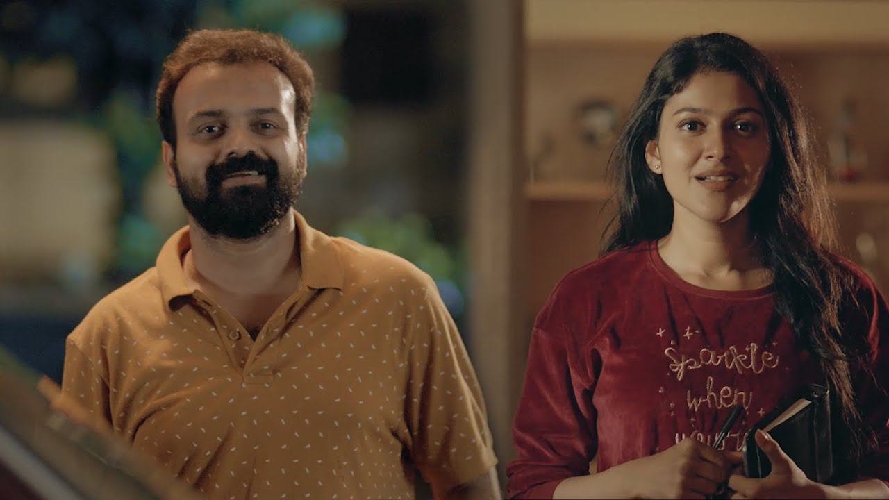 ഈ ലോകം വളരെ ചെറുതാടോ ശ്രീകൃഷ്ണ ! | Mohan Kumar Fans Movie Scene | - YouTube