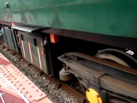 BR Class 107 DMU Nos.52006 & 52025 on the Avon Valley Railway 3 - YouTube
