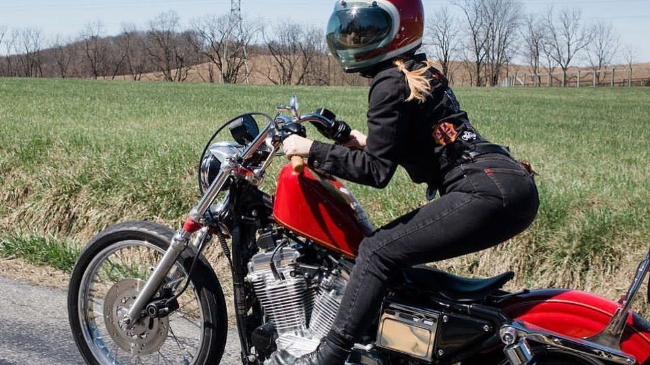 FEMALE BIKE RIDERS | BEST OF GIRL RIDING HARLEY DAVIDSON MOTORCYCLE ...