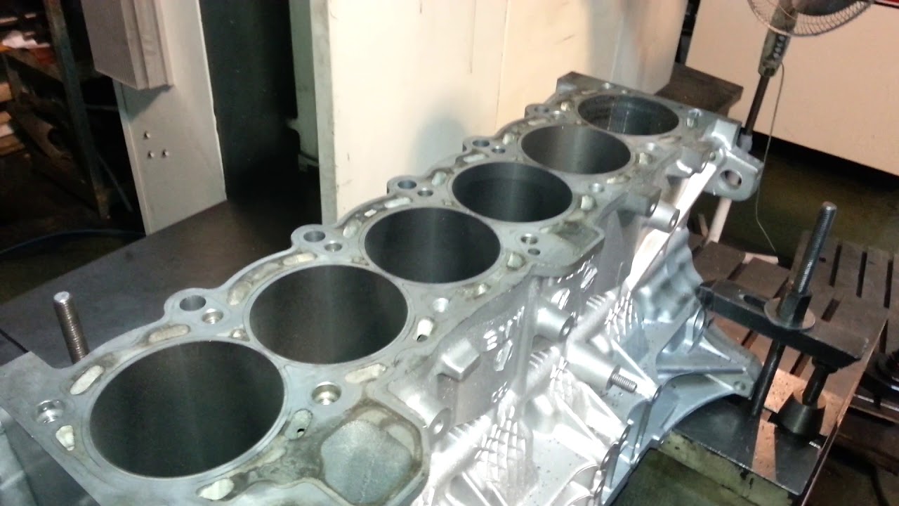рассточка под гильзу BMW M54B30 на Rottler F79 part 1 - YouTube