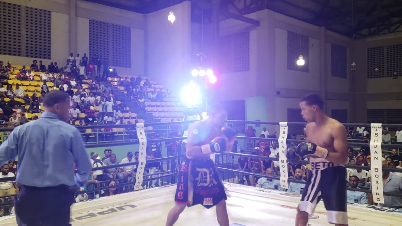 D Angelo Keyes VS Juan Alberto Garcia - YouTube