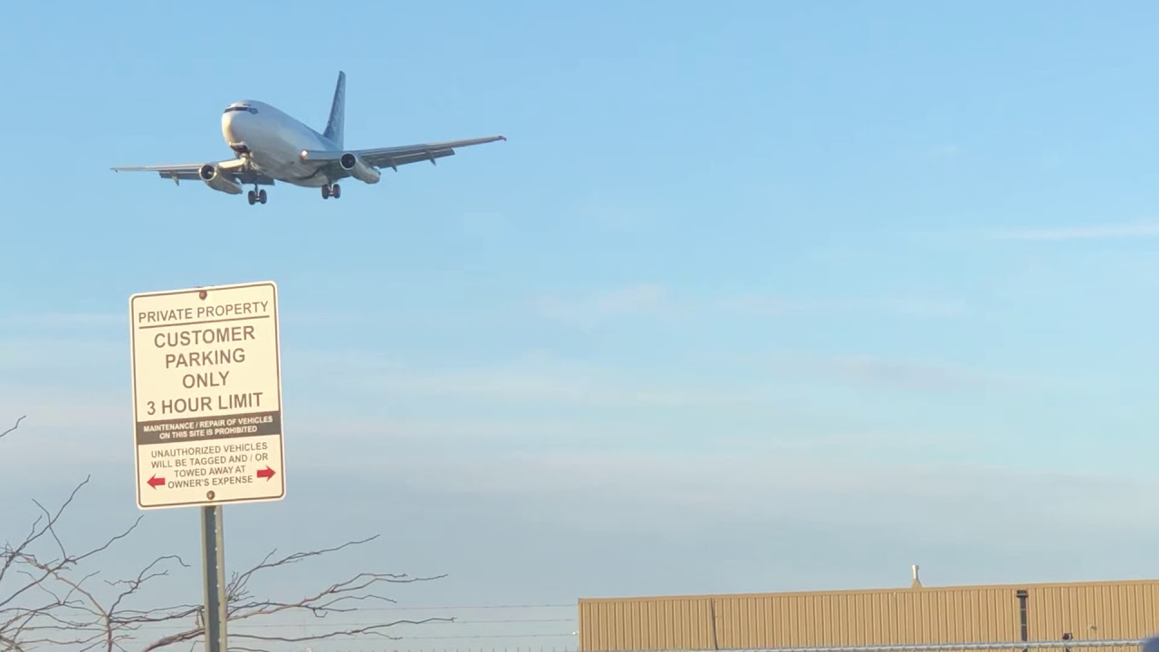 Raglan 737-200 landing on RWY 23 at Pearson Airport - YouTube