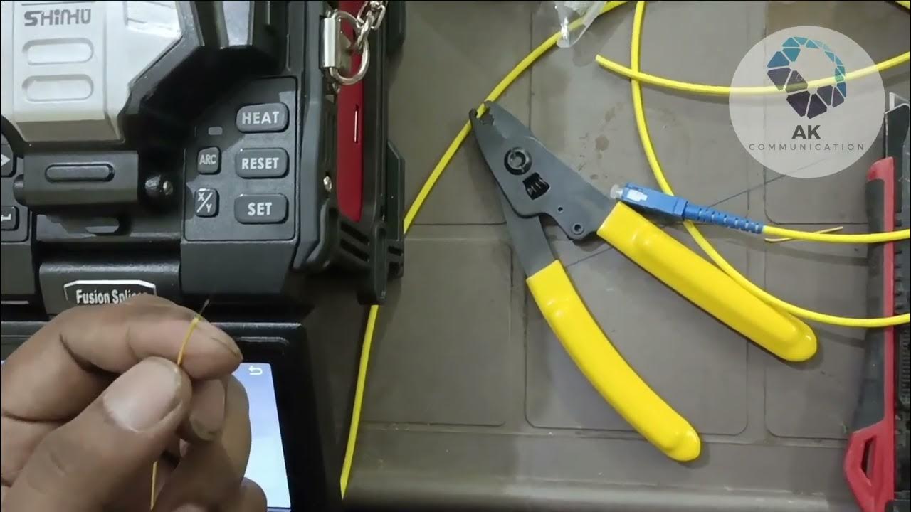 Fiber Optic Splicing tutorial for beginners - YouTube