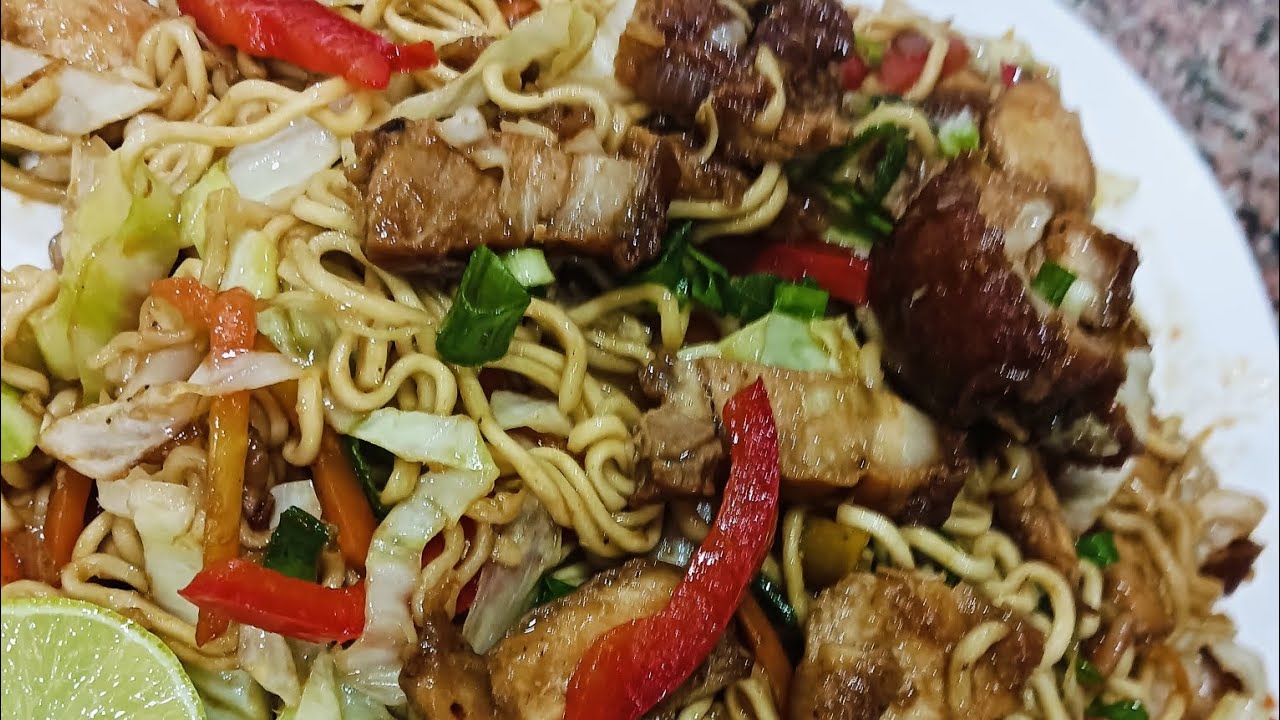 pancit with lechon kawali #satisfyingyummy @maryjanecollantesvlog5388 ...
