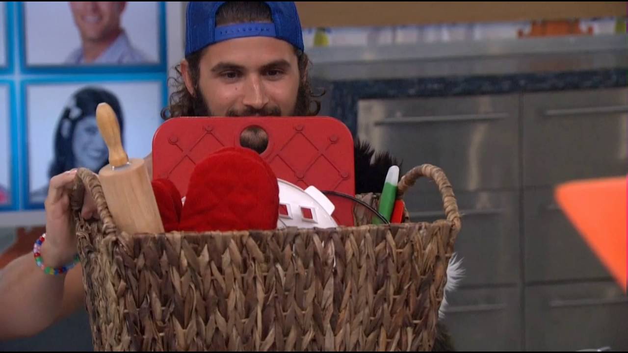 BB18 VIctor's Puppet Show - YouTube