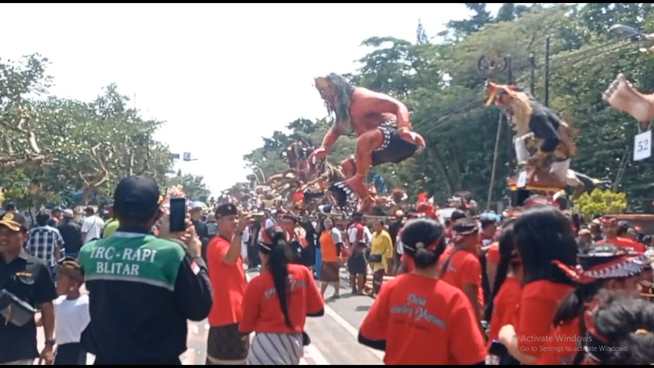 Blitar Sambut Hari Raya Nyepi Umat Hindu Di Blitar Gelar Pawai Ogoh