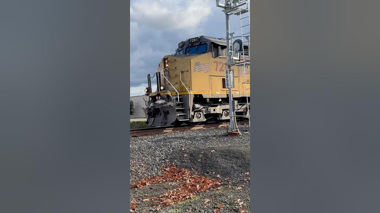 UP 7281 passing through Tangent Oregon. #unionpacificrailroad #railfan #unionpacificrailway ...